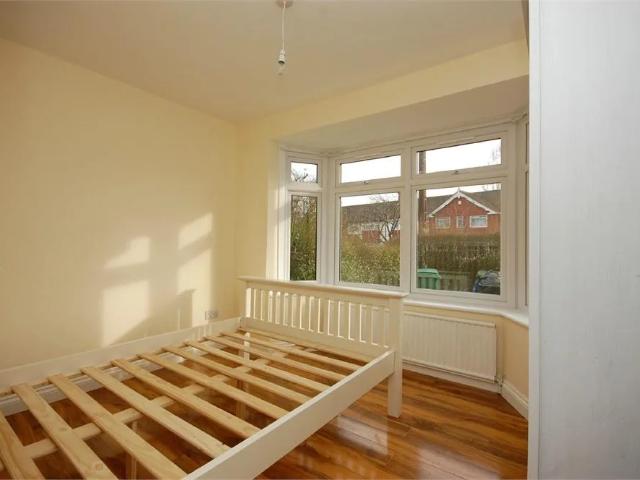Apartment at Tokyngton Avenue, Greater London