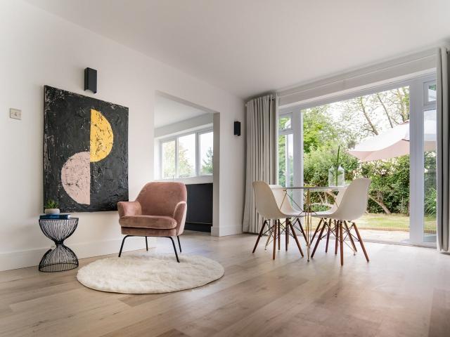 Apartment at Tolcarne Drive, Greater London