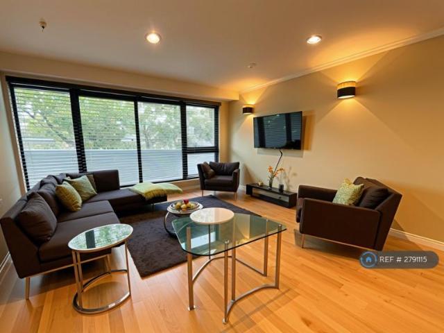 Apartment at Tollgate Drive, Greater London