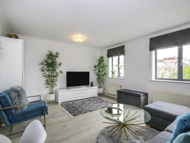 Apartment at Tollington Way, Greater London