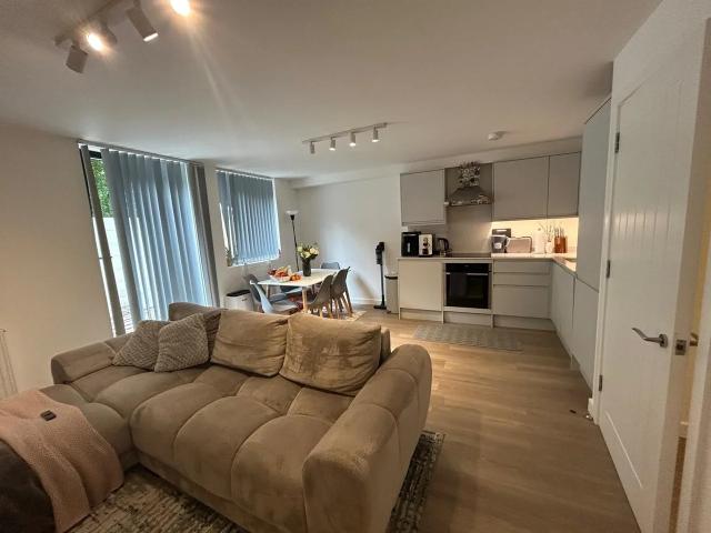 Apartment at Tolpits Lane, Three Rivers