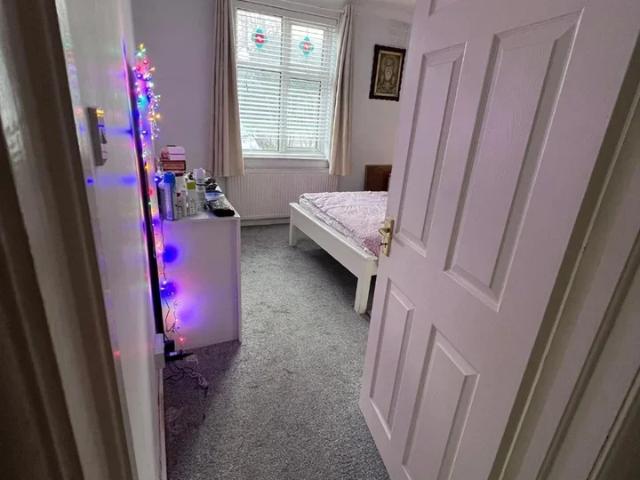 Room at Tomswood Hill, Greater London