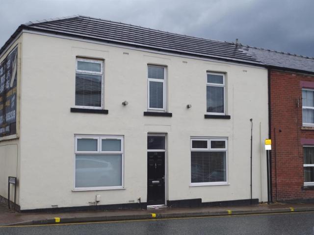 Apartment at Tonge Moor Road, Bolton