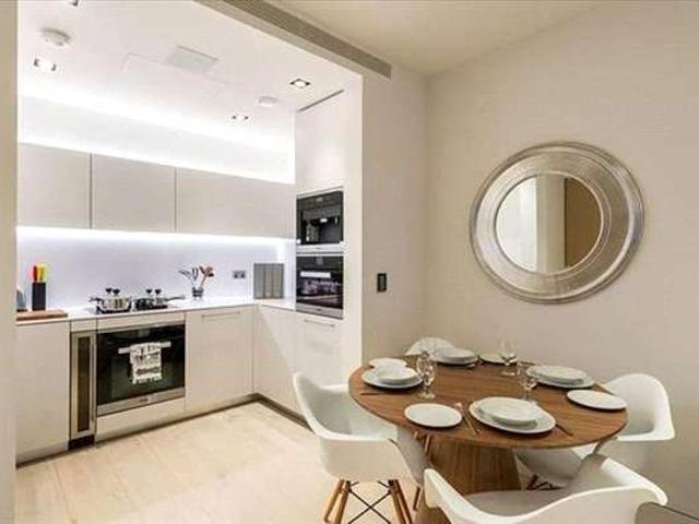 Apartment at Tooley Street, Greater London