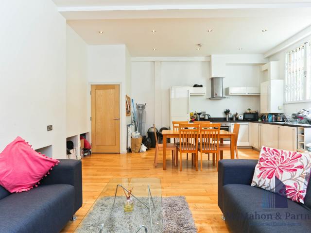 Apartment at Tooley Street, Greater London