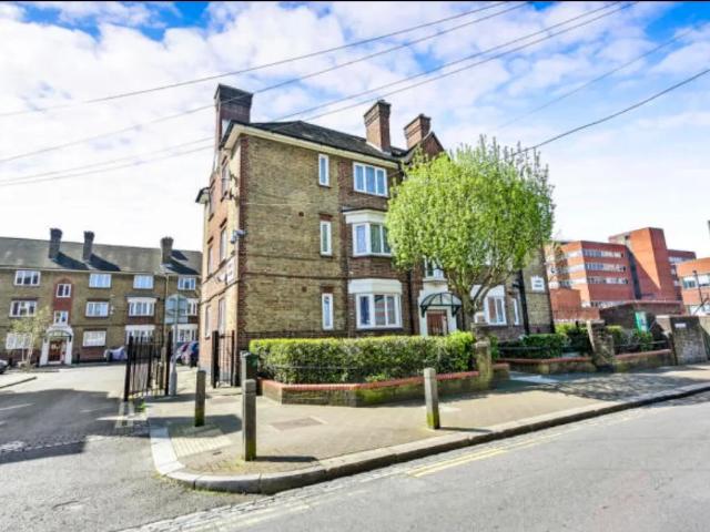 Apartment at Tooting Grove, Greater London