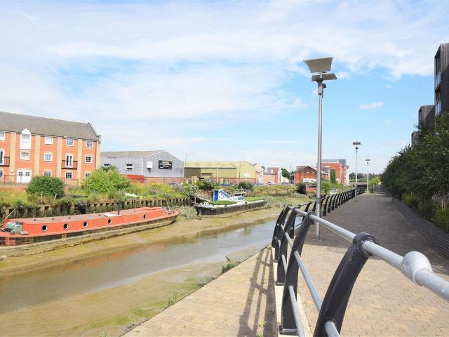 Apartment at Topsail Footbridge, Colchester