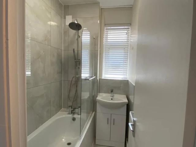 Apartment at Torridge Gardens, Greater London