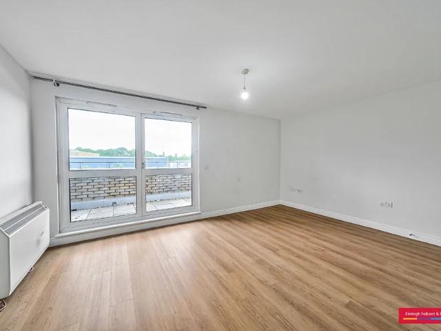 Apartment at Torrington Gardens, Greater London