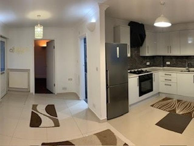 Apartment at Tavistock Avenue, St Albans