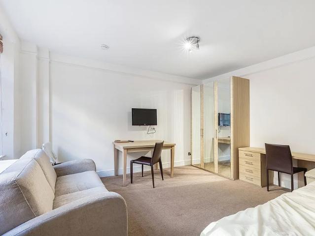 Apartment at Tavistock Square, Greater London