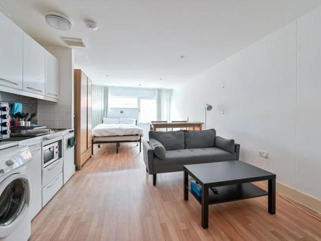 Apartment at Tabard Street, Greater London