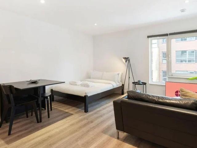 Apartment at Tabard Street, Greater London