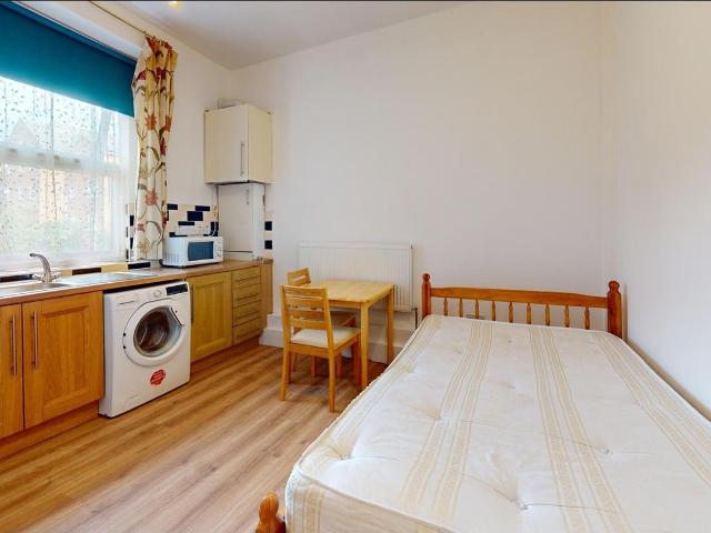 Room at Tabley Road, Greater London
