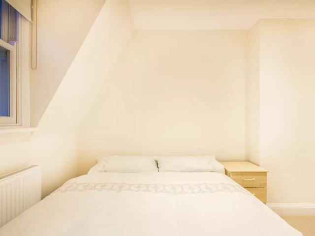 Apartment at Tachbrook Street, City of Westminster