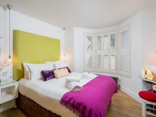 Apartment at Tadmor Street, Greater London