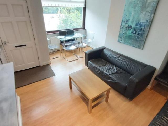 Apartment at Talbot Avenue, Leeds