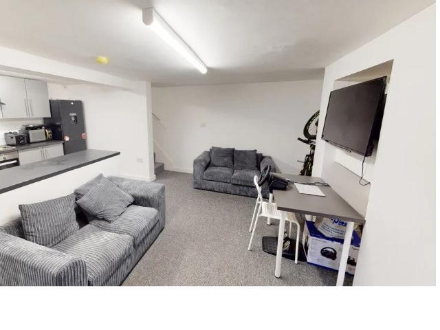 Apartment at Talbot Avenue, Leeds