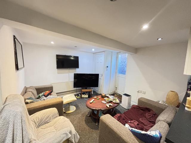 Apartment at Talbot Avenue, Leeds