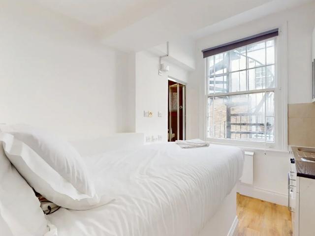 Apartment at Talbot Square, City of Westminster
