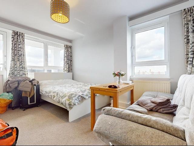 Apartment at Talgarth Road, Greater London