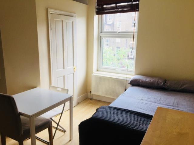 Apartment at Talgarth Road, Greater London