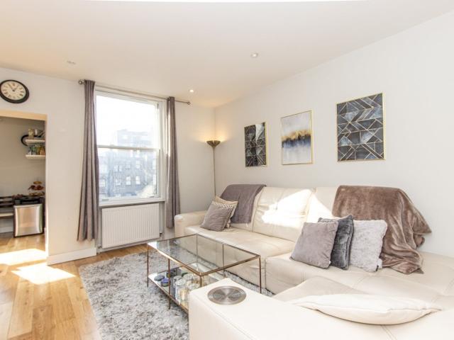 Apartment at Talgarth Road, Greater London
