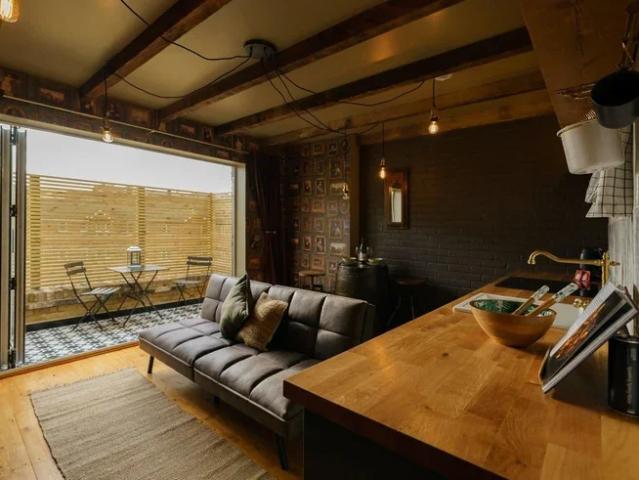 Apartment at Tanner Street, Greater London