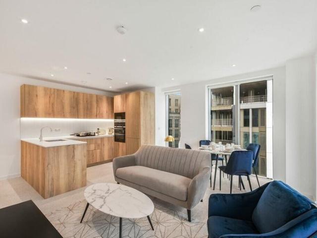 Apartment at Tapestry Way, Greater London