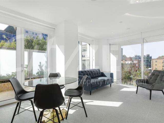 Apartment at Tapestry Way, Greater London