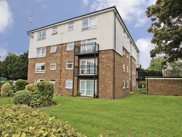 Apartment at Tedder Close, Greater London