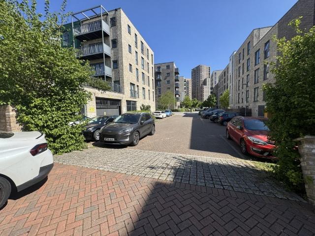 Apartment at Telegraph Avenue, Greater London