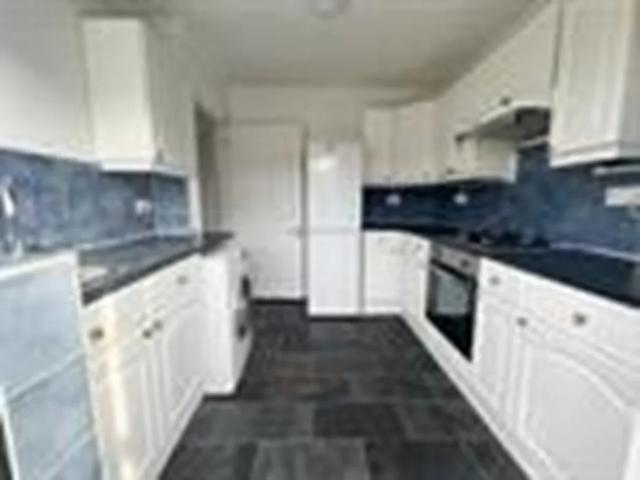 Apartment at Temple Avenue, Greater London