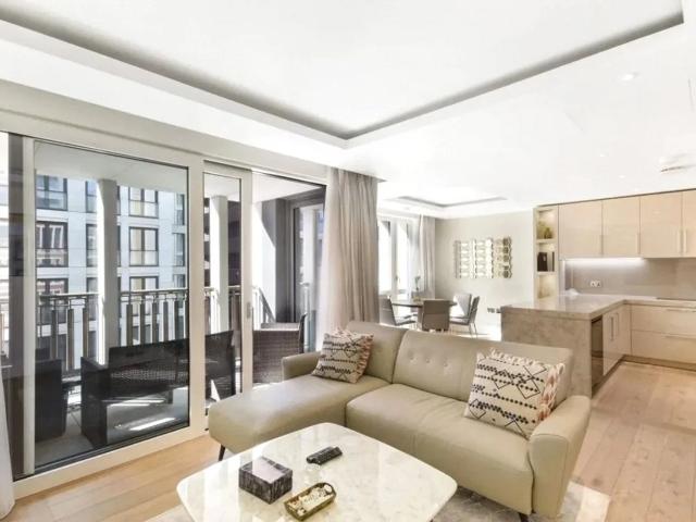 Apartment at Temple Place, City of Westminster