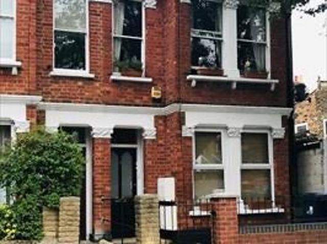 Apartment at Temple Road, Greater London