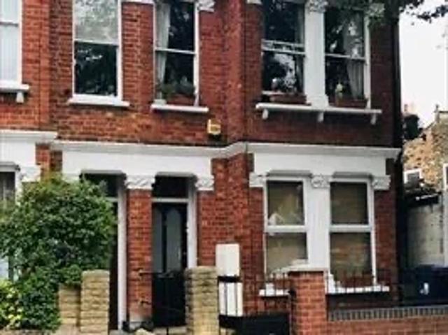 Apartment at Temple Road, Greater London
