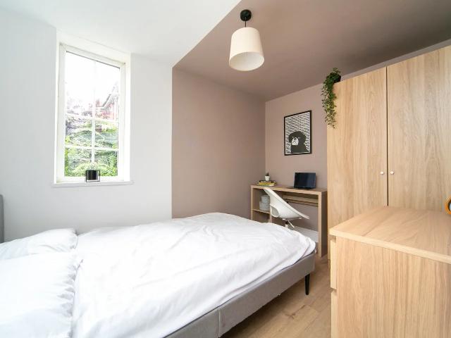 Room at Temple Road, Oxton Village