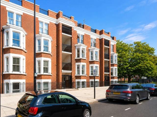 Apartment at Temple Street, Greater London