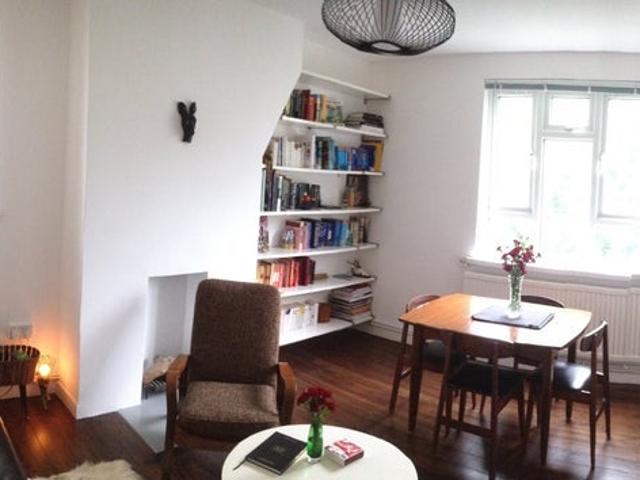 Apartment at Temple Street, Greater London