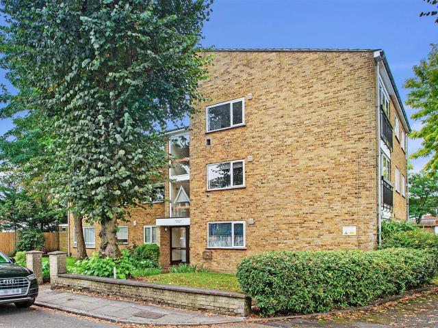 Apartment at Temple Sheen Road, Greater London