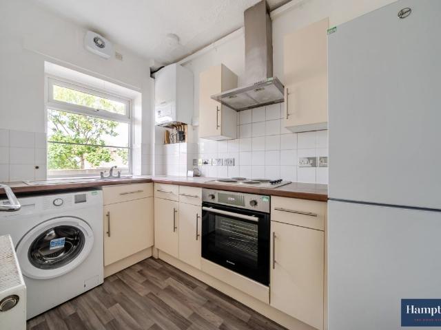 Apartment at Tenbury Court, Greater London