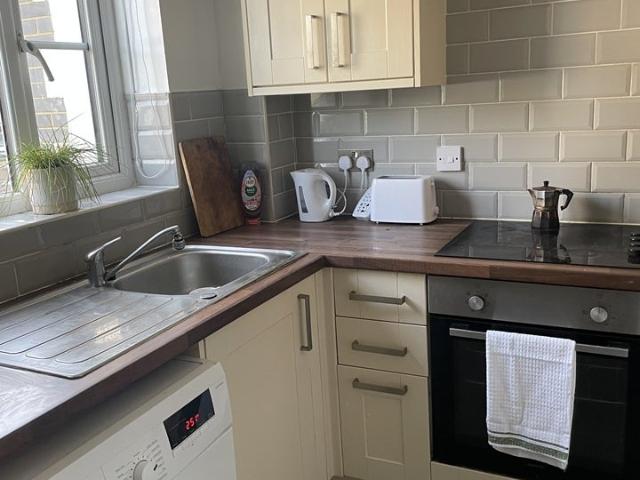 Apartment at Tennyson Close, Greater London