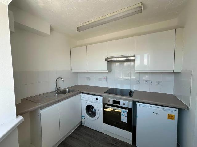 Apartment at Tennyson Close, Greater London