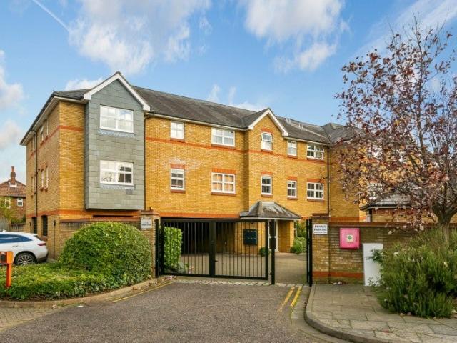 Apartment at Tersha Street, Greater London