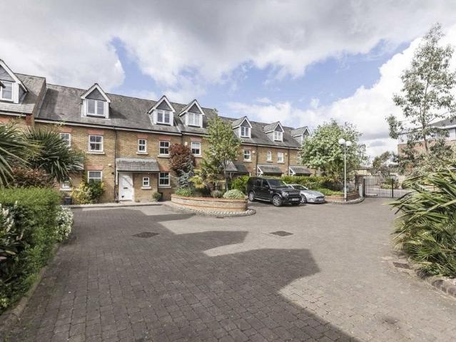 House at Tersha Street, Greater London