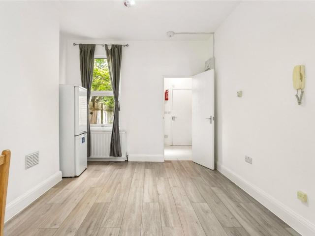Apartment at Terront Road, Greater London