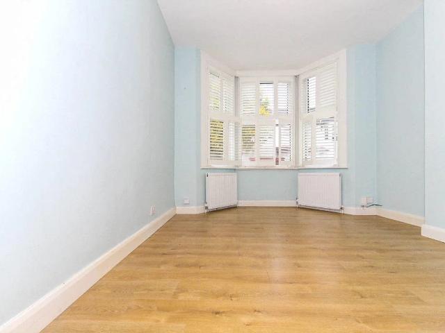 Apartment at Terront Road, Greater London