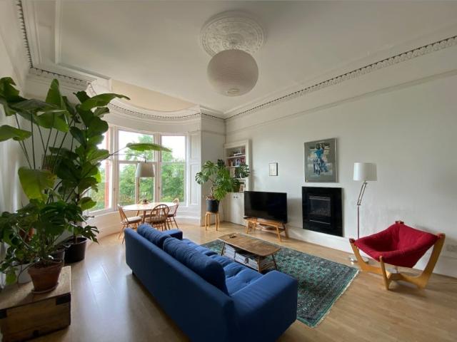 Apartment at Terregles Avenue, Glasgow