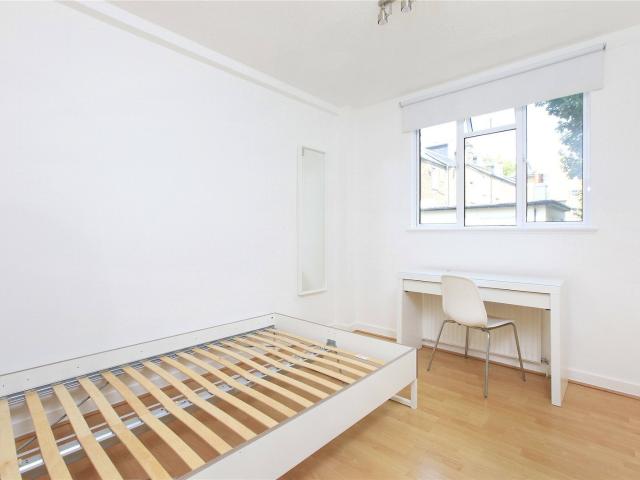 Apartment at Thurleigh Court, Greater London
