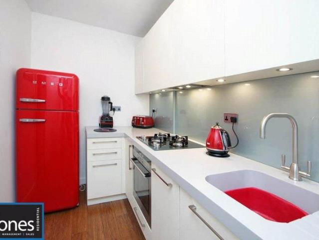Apartment at Thurlow Terrace, Greater London